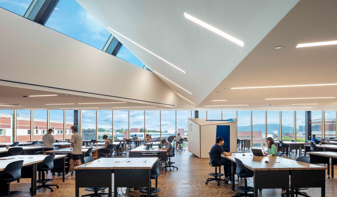 Scales of Making – Small, Medium and Supersized Makerspaces for Undergraduate Education - Payette